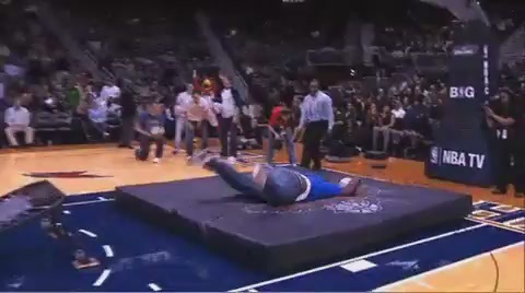 Epic Basketball FAIL: The Best Dunk Attempt Ever - The Hollywood Gossip