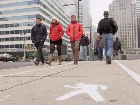 Distracted Walking Injuries Spike Due to Texting - The Hollywood Gossip