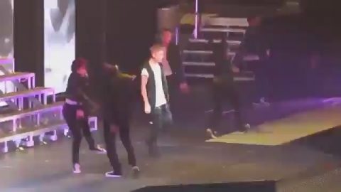 Justin Bieber Throws Up on Stage! - The Hollywood Gossip