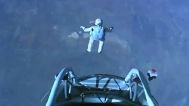Felix Baumgartner Space Jump: Daredevil Completes 128,000-Foot Free ...