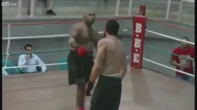 Boxer Taunts Opponent, Gets Totally Knocked Out - The Hollywood Gossip