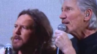 Roger Waters and Eddie Vedder: "Comfortably Numb" at Sandy Relief ...