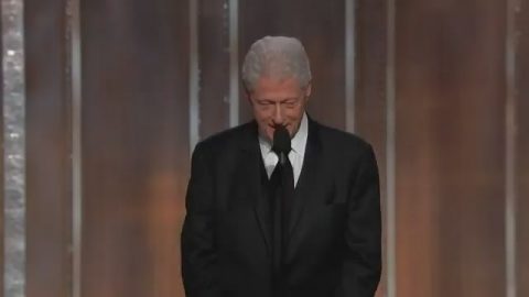 Bill Clinton Introduces Lincoln, Receives Standing Ovation at Golden ...