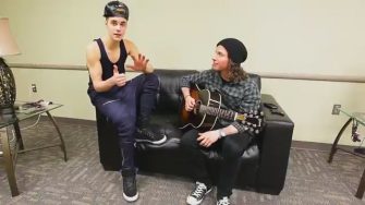 Justin Bieber Celebrates Anniversary, Releases Acoustic Version of ...