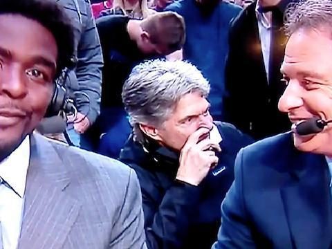 Dude Picks Nose, Winks at Camera Behind TNT Basketball Announcers - The ...