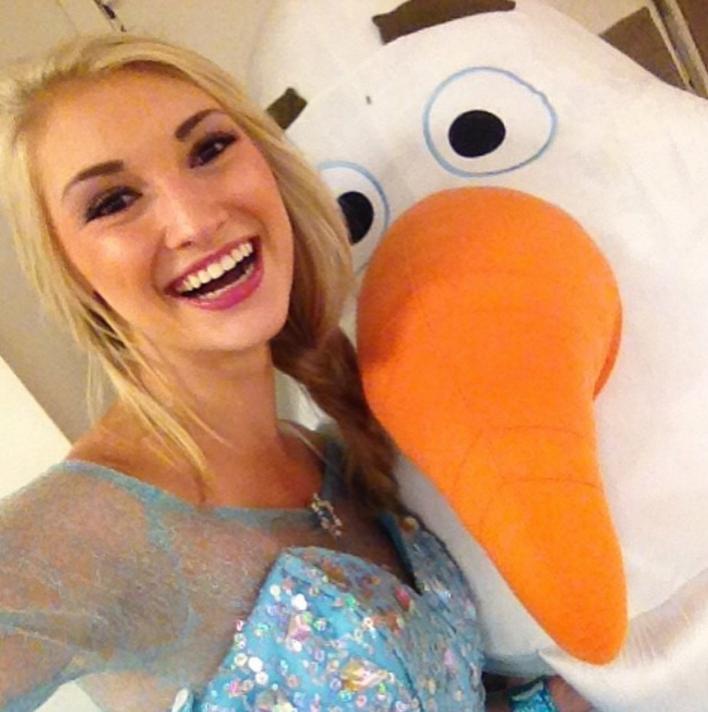 Anna Faith Carlson: HOT Elsa Look-Alike! - The Hollywood Gossip