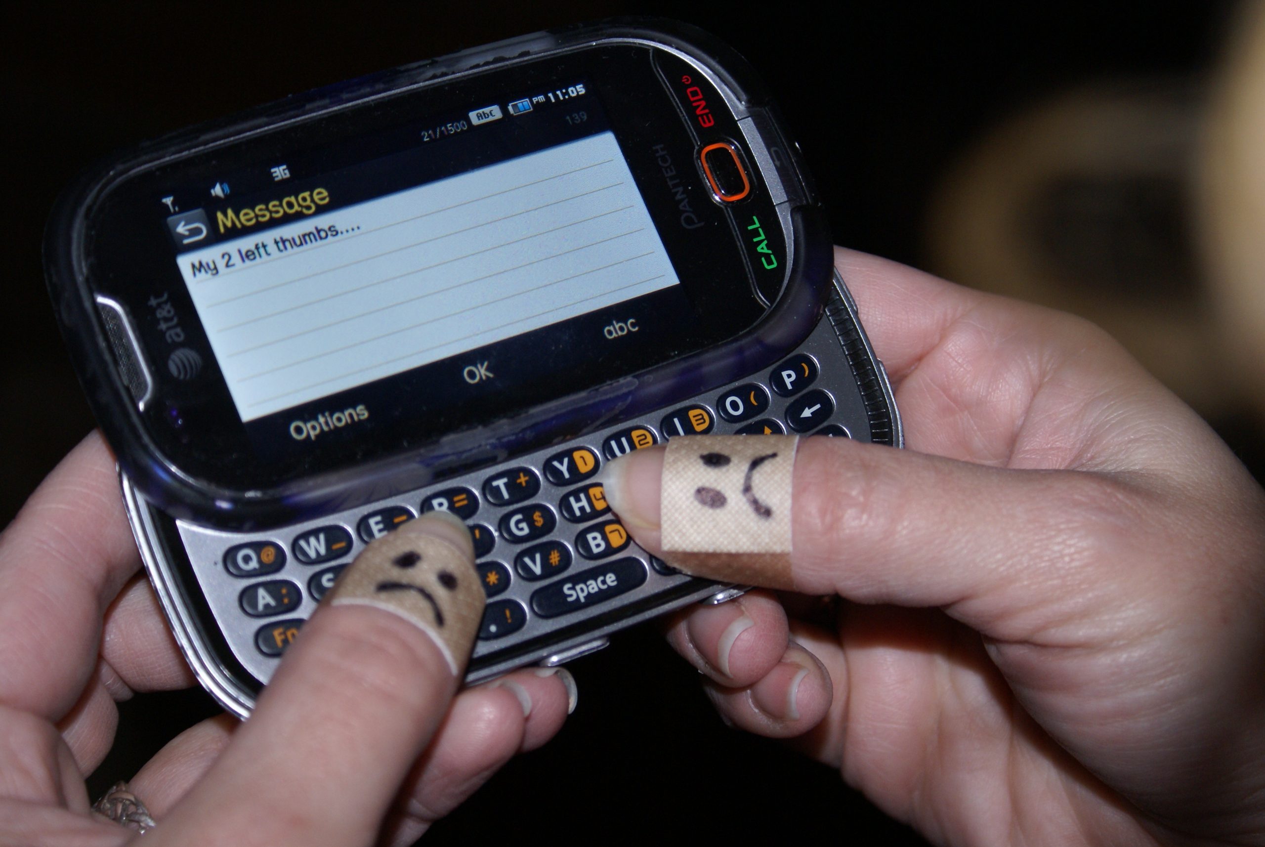 17 Signs You Need a Vacation From Your Cell Phone - The Hollywood Gossip