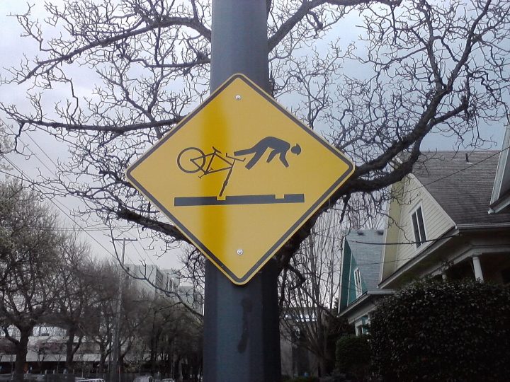 19 Confusing and Hilarious Traffic Signs - The Hollywood Gossip