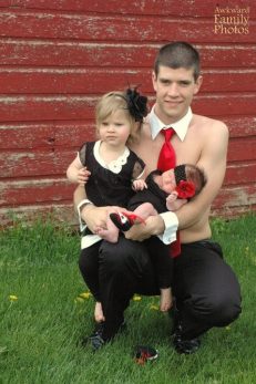 23 Awesomely Awkward Dad Photos - The Hollywood Gossip