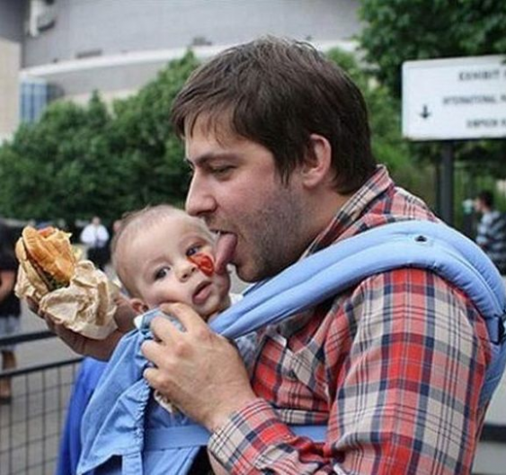 23 Awesomely Awkward Dad Photos - The Hollywood Gossip