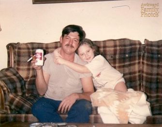 23 Awesomely Awkward Dad Photos - The Hollywood Gossip