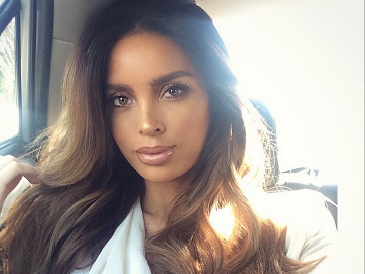 Sarah Stage Flaunts Taut Baby Bump, Draws Internet Ire - The Hollywood ...