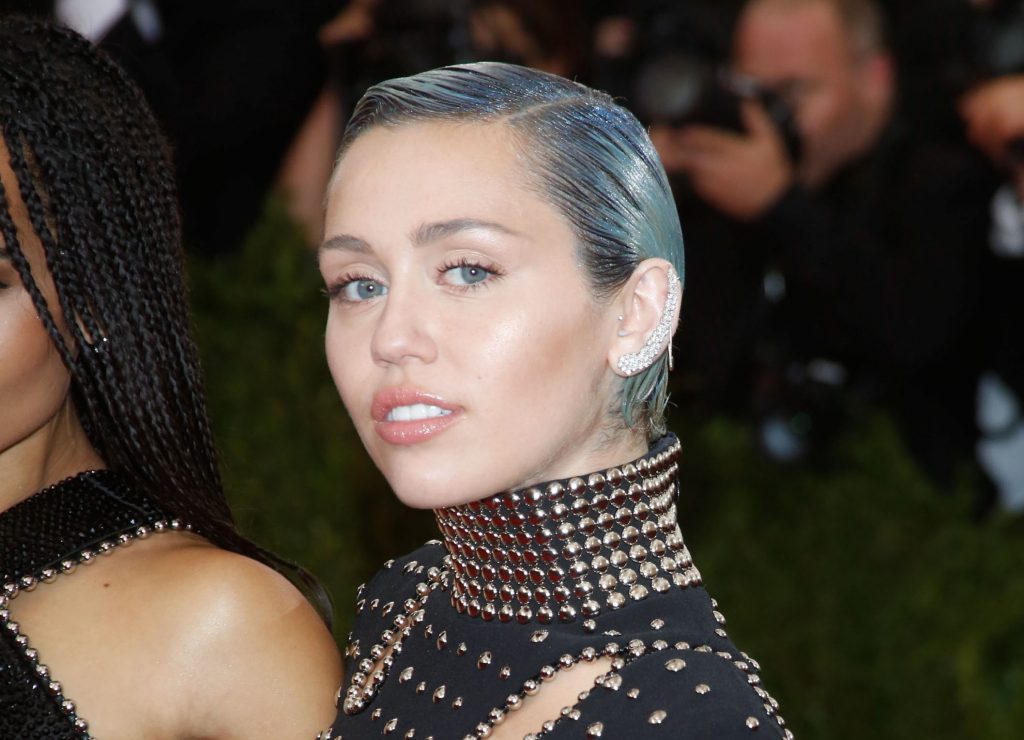 Miley Cyrus: Open to ANY Kind of Relationship! - The Hollywood Gossip