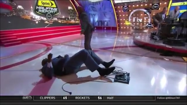Shaquille O'Neal Takes EPIC Tumble on Set of Inside the NBA - The ...