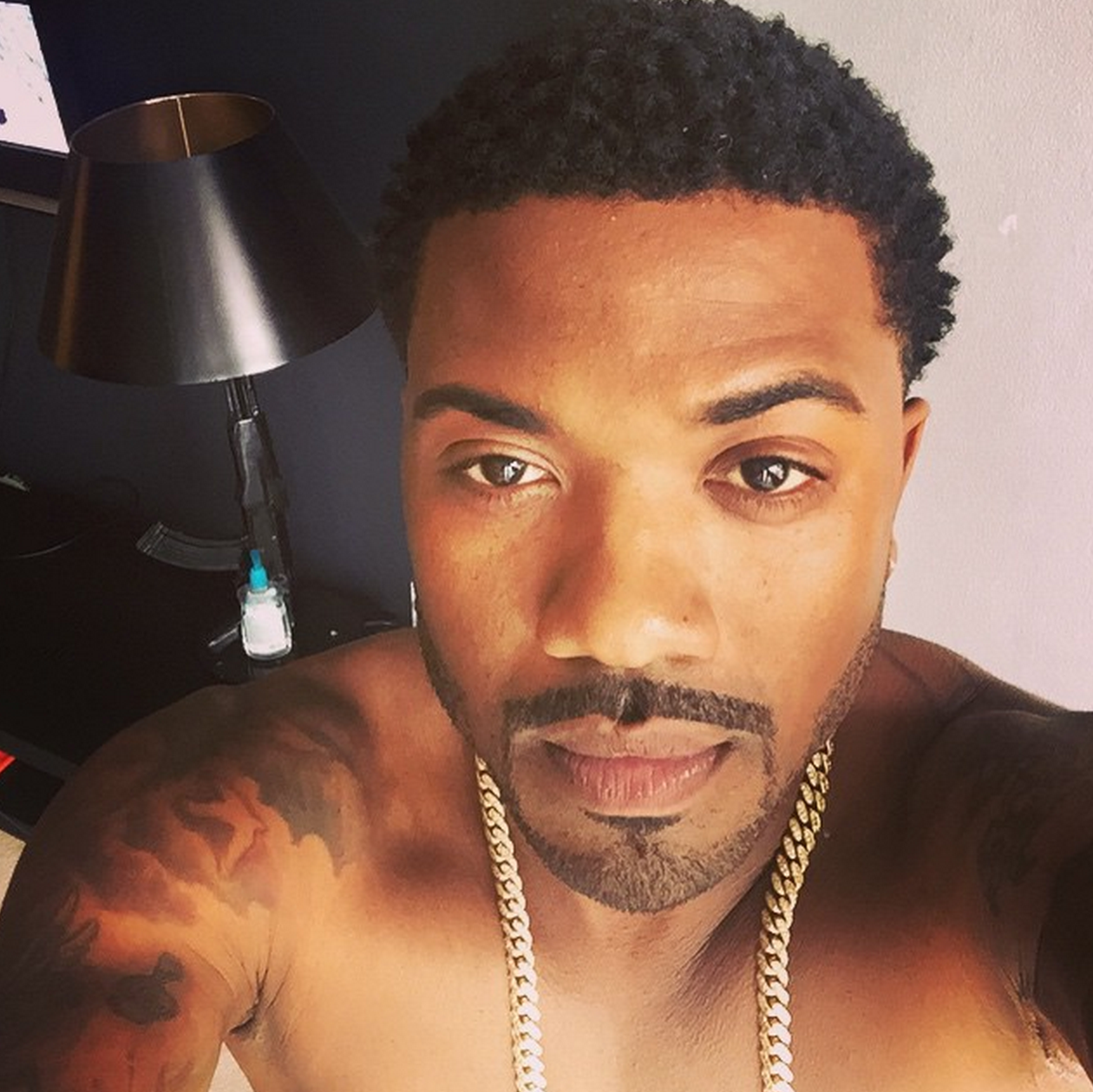 Up Close with Ray J - The Hollywood Gossip