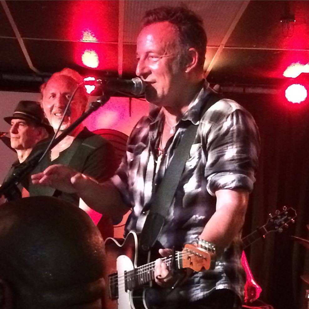 Bruce Springsteen Stuns Jersey Bar Patrons with Two-Hour Concert - The ...