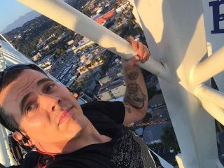 Steve-O Arrested for Anti-SeaWorld Stunt: Look at What He Did! - The ...