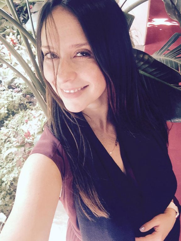 Jennifer Love Hewitt Named Sexiest Maxim Cover Girl of All Time - The ...