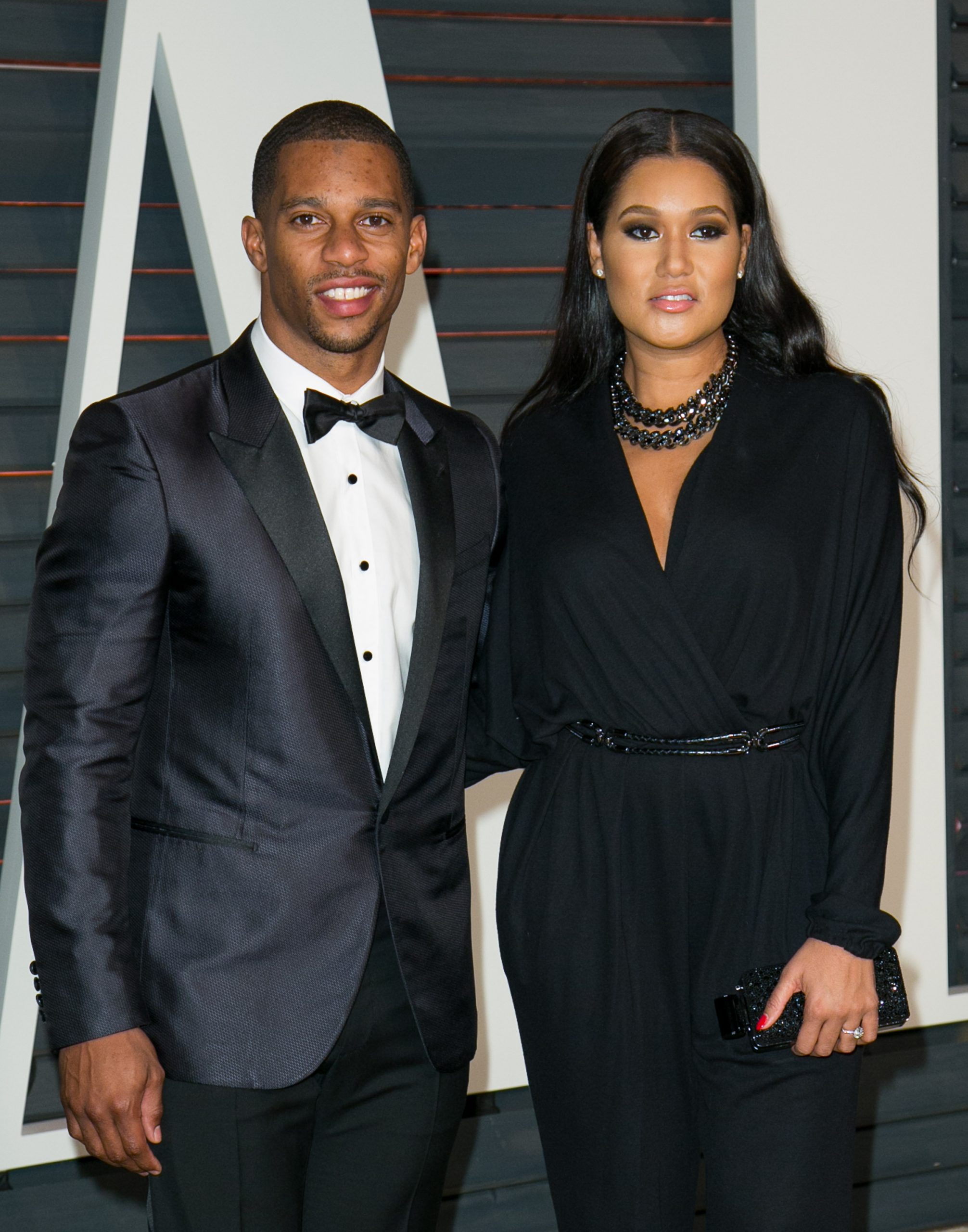 Victor Cruz: NFL Star's Fiancee Sends Group Text to His Side-Pieces ...