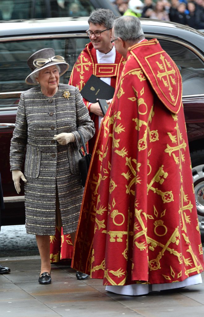 Queen Elizabeth II to Retire From Throne ... When?! - The Hollywood Gossip