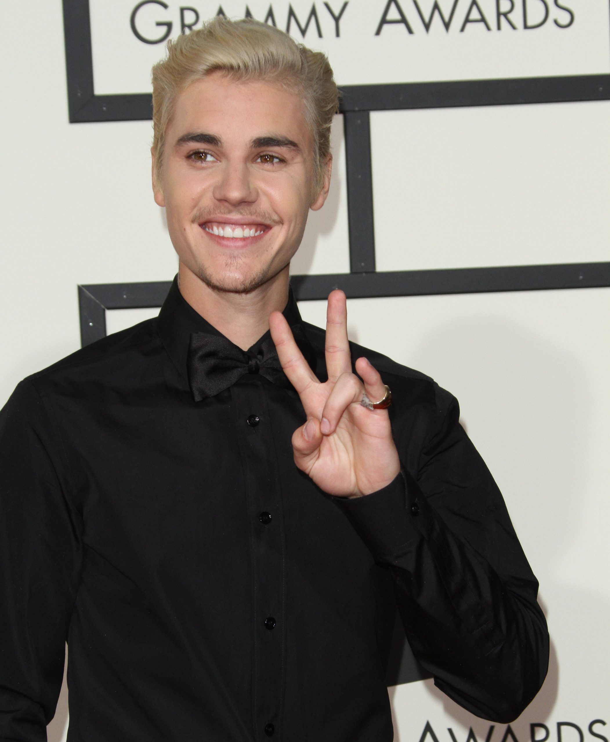 Justin Bieber At 2016 Grammys The Hollywood Gossip