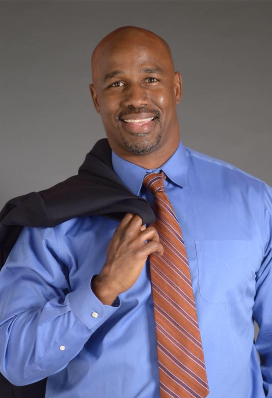 Antonio Armstrong, Former NFL Linebacker, Killed by Son - The Hollywood ...