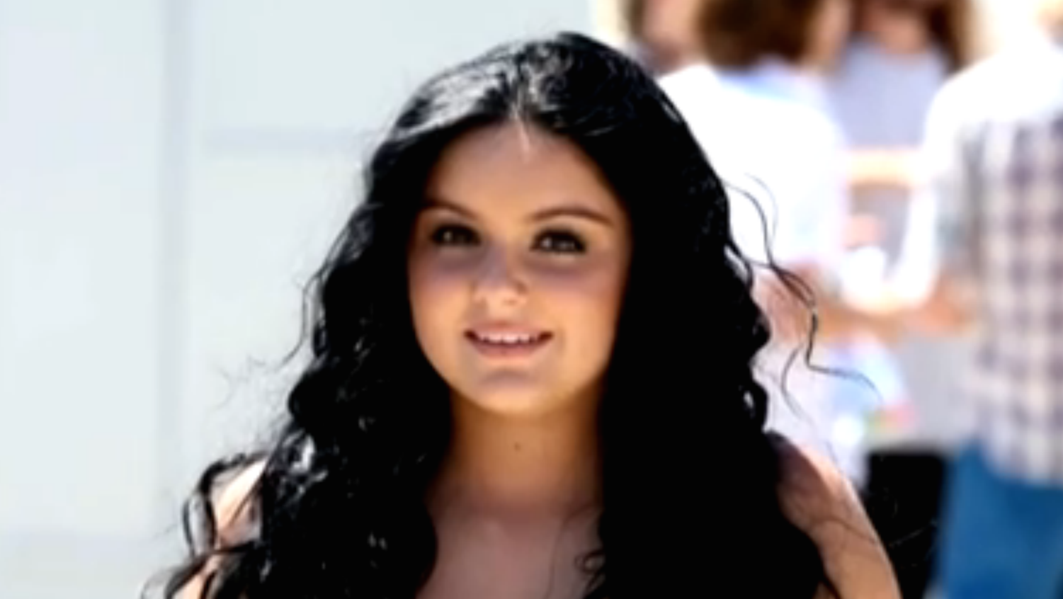 Ariel Winter Wears Insane Swimsuit, Remains Our Hero - The Hollywood Gossip