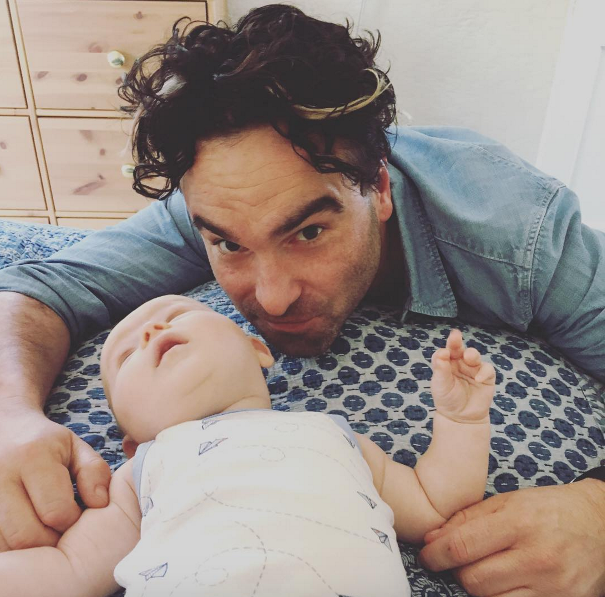 19 Reasons to Love Johnny Galecki - The Hollywood Gossip
