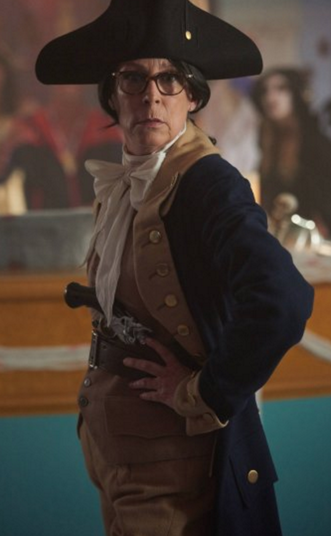 Dean Munsch Dressed Up on Scream Queens Season 2 Episode 4 - The ...