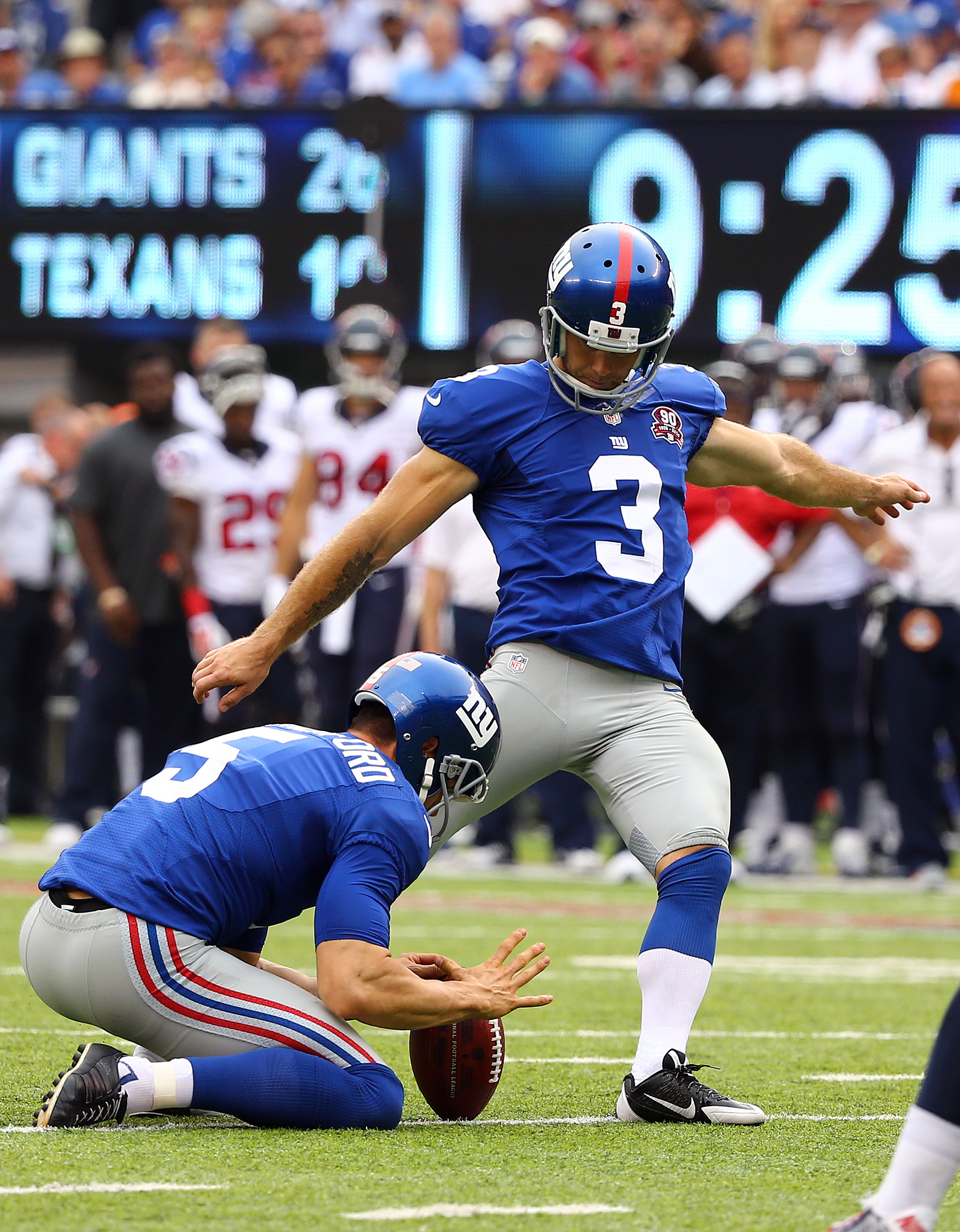 Josh Brown Photo - The Hollywood Gossip