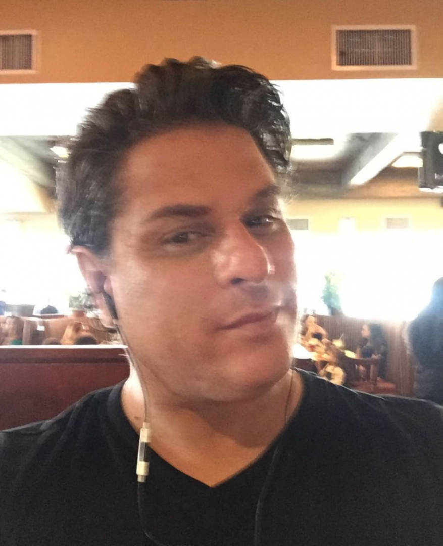 George Ortiz selfie - The Hollywood Gossip