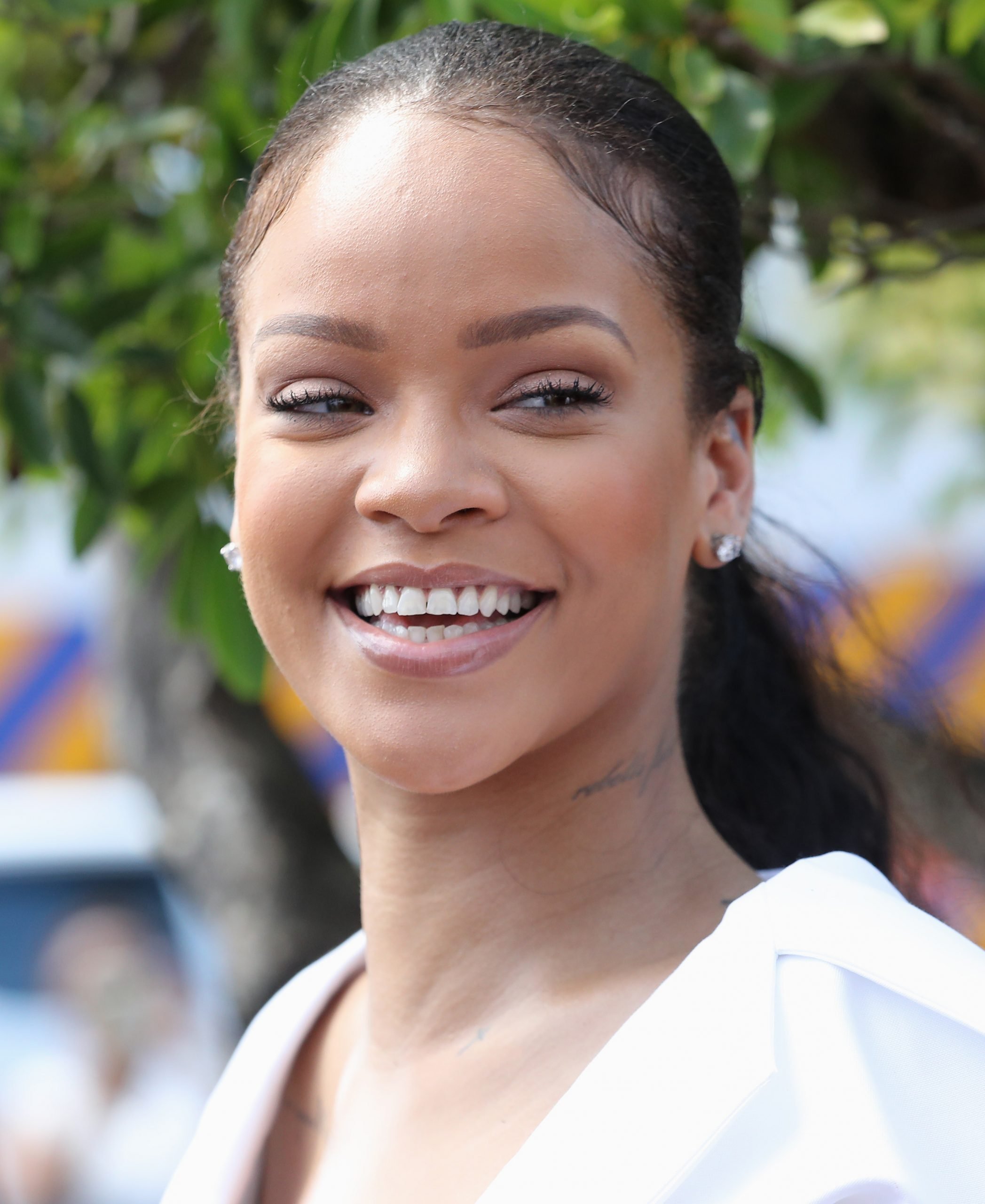 Rihanna, All Smiles - The Hollywood Gossip