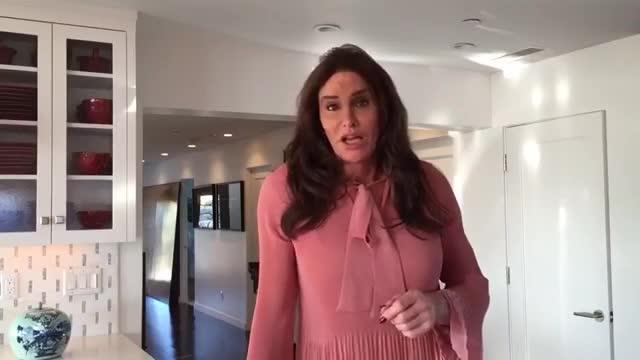 Caitlyn Jenner to Donald Trump WTH, Dude? Call Me! - The Hollywood Gossip
