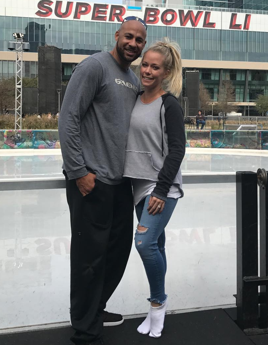 Kendra and Hank in Houston - The Hollywood Gossip