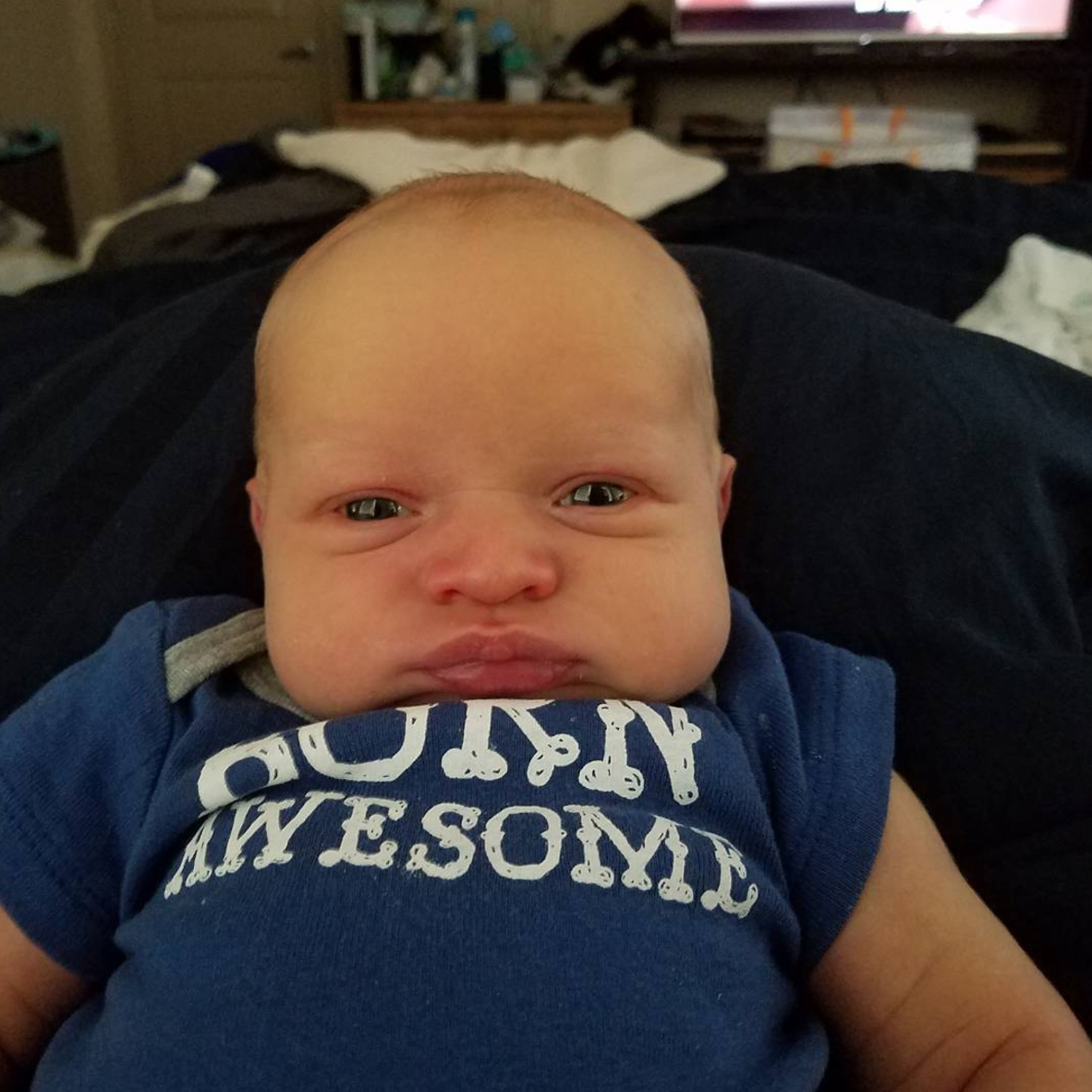 Axel Brush Smiles - The Hollywood Gossip