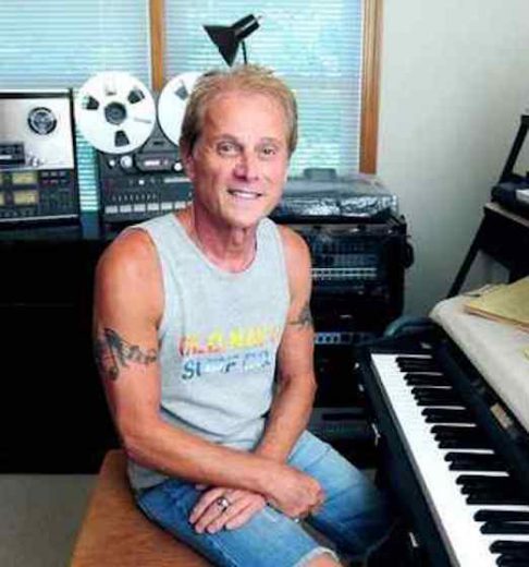 Gary DeCarlo Dies; Leader Singer of Steam Was 75 - The Hollywood Gossip