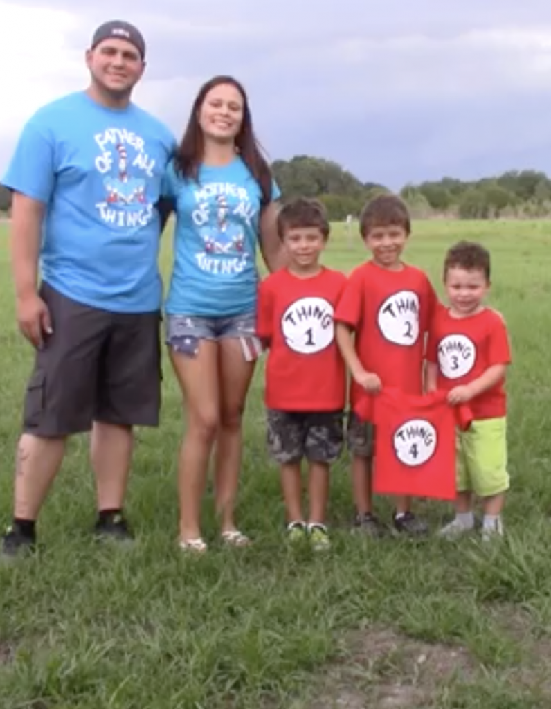 Jennifer Del Rio Family Photo - The Hollywood Gossip