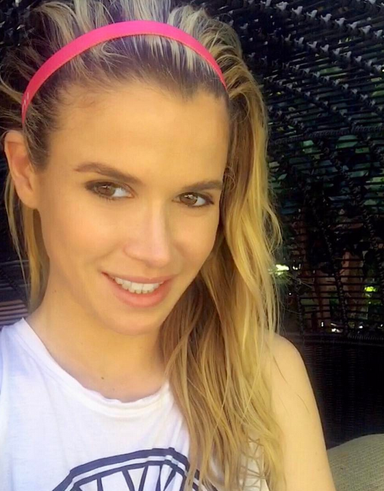 Julia Stambler: Charlie Sheen's New Girlfriend Not Afraid of Getting ...