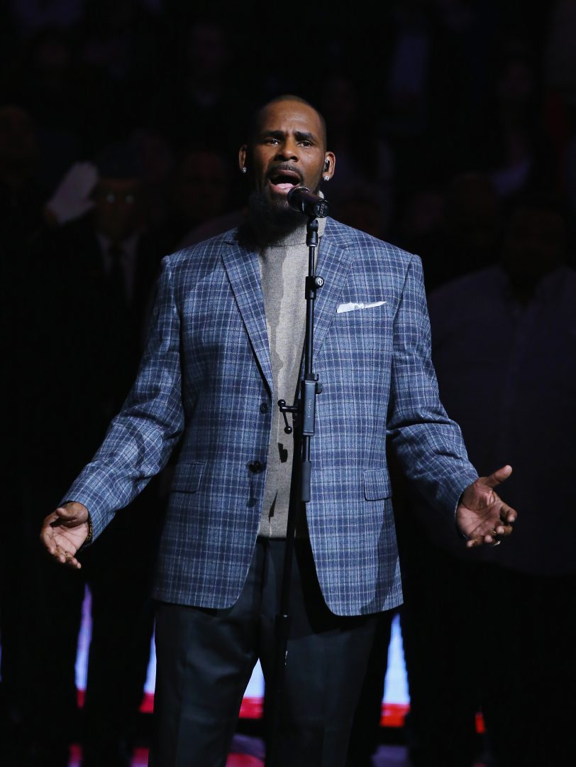 R. Kelly: ARRESTED on Sex Trafficking Charges!