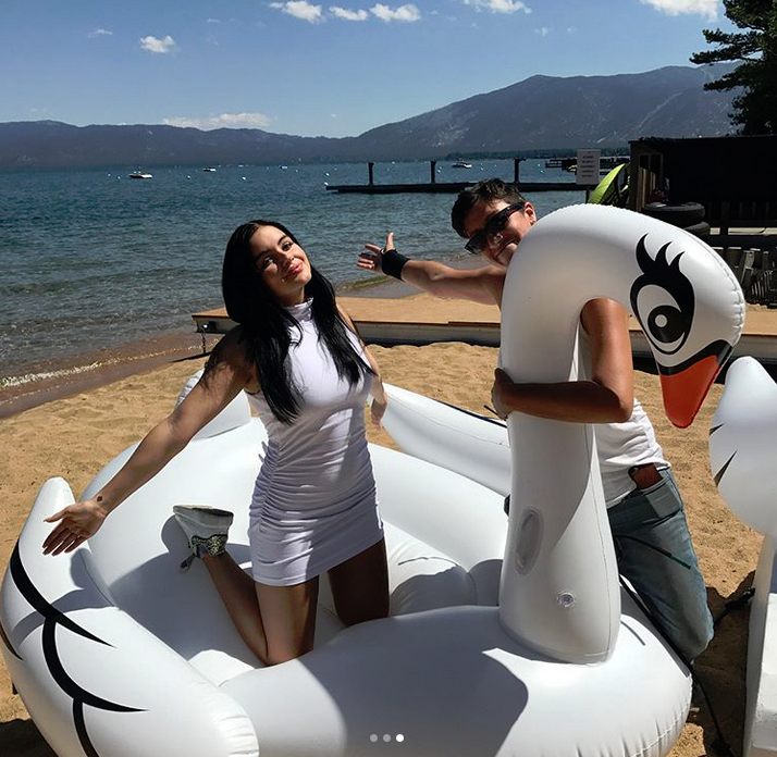 Ariel Winter Flaunts Tan Cleavage, Weekend Fun! - The Hollywood Gossip