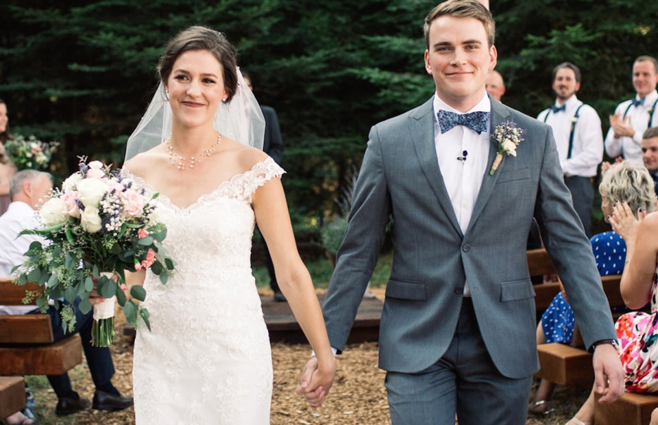 Audrey Roloff: Slammed By Fans For Molly Roloff Wedding Pics! - The ...