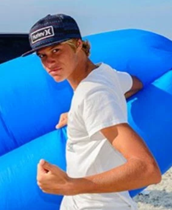 Zand - The Hollywood Gossip