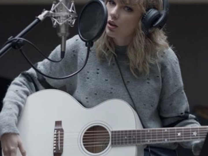 Taylor Swift in the Studio - The Hollywood Gossip
