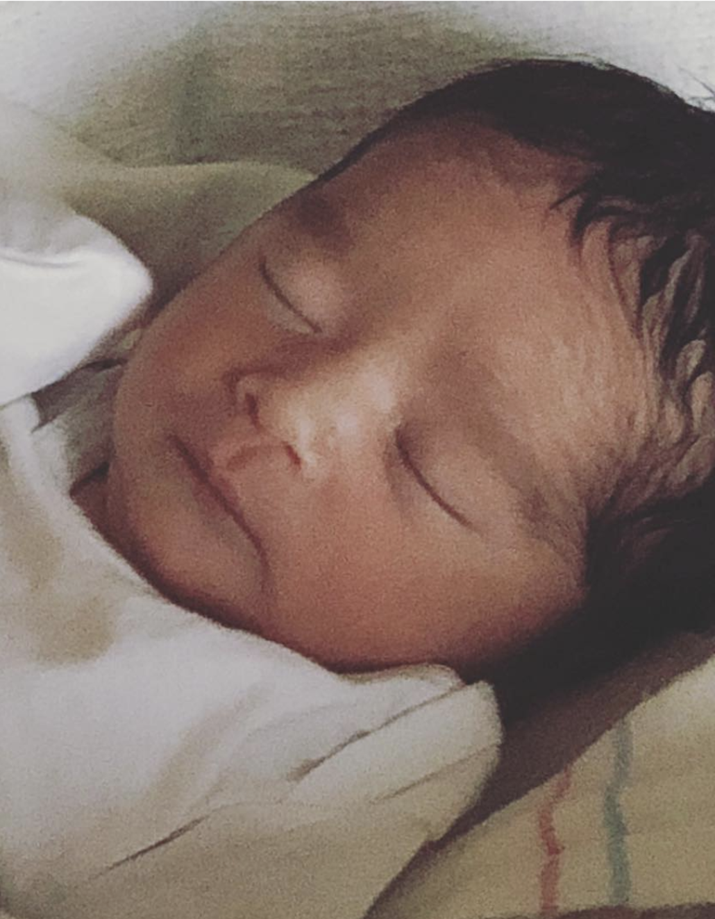 Jessica Alba Gives Birth! Look at These Gorgeous Newborn Photos! - The ...