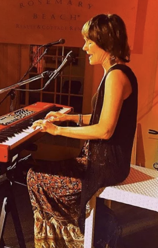 Lari White Dies of Cancer; Country Singer Was 52 - The Hollywood Gossip