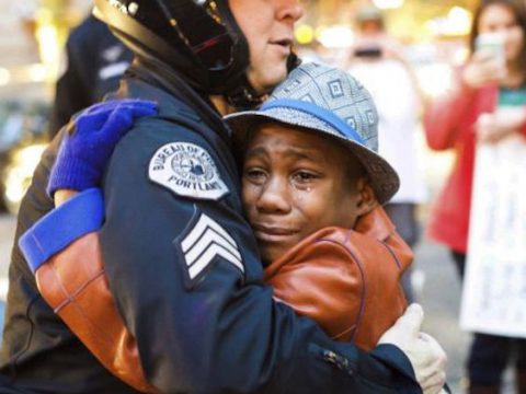 Famous Hug - The Hollywood Gossip