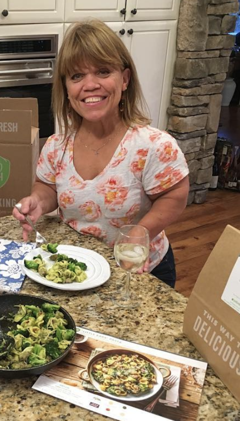 Amy Roloff Opens Dinner - The Hollywood Gossip