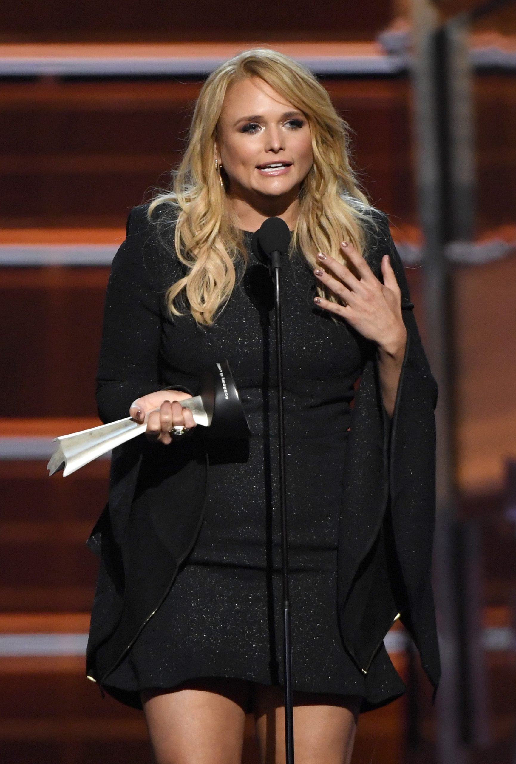 Miranda Lambert Wins an Award! - The Hollywood Gossip