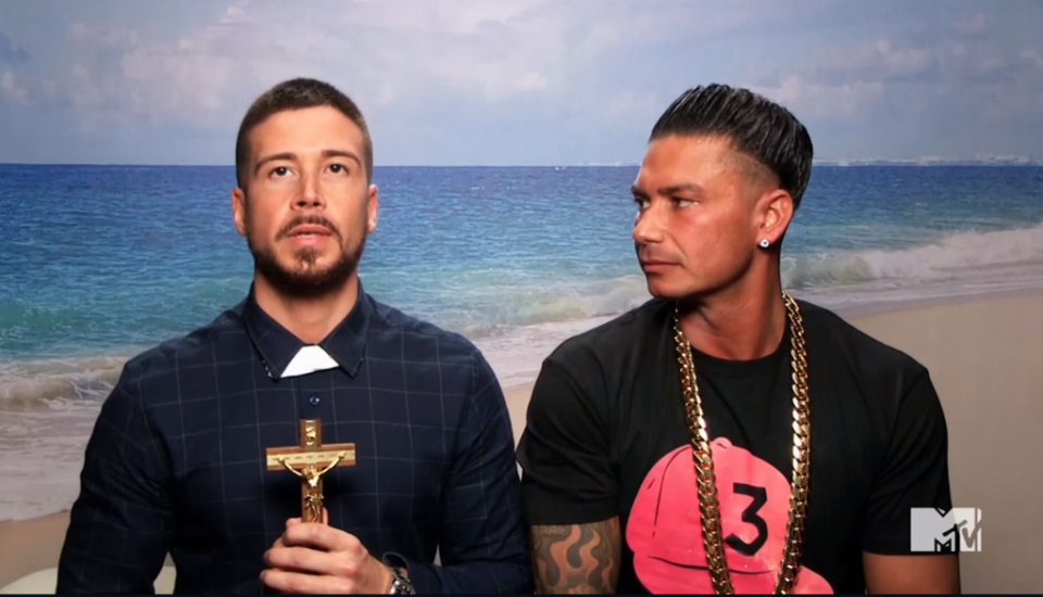 Pauly D: Secretly ENGAGED to Nikki Hall?!