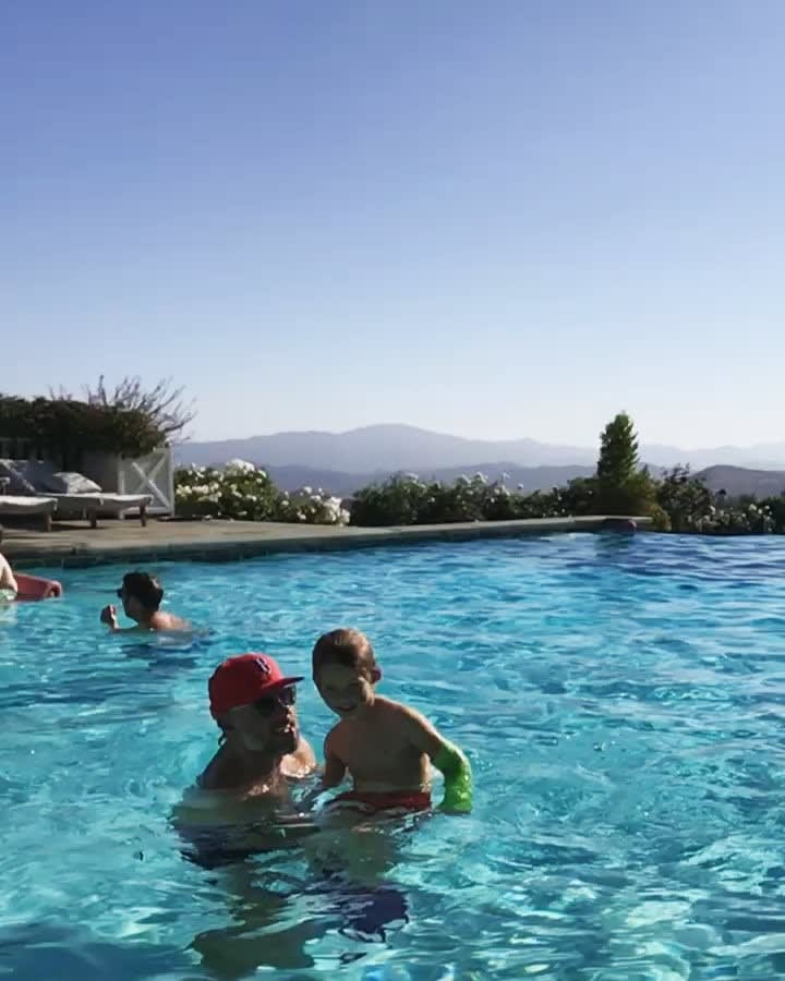 Jessica Simpson's Son Gets Tossed - The Hollywood Gossip